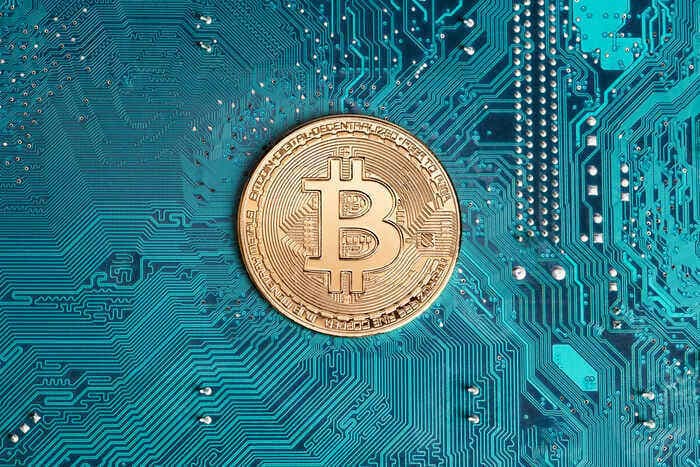 Blockchain Developer Salary: Worldwide Research | Alcor BPO